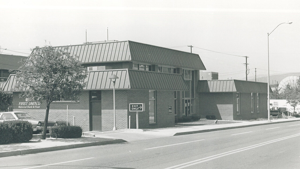 125 - First United Bank & Trust