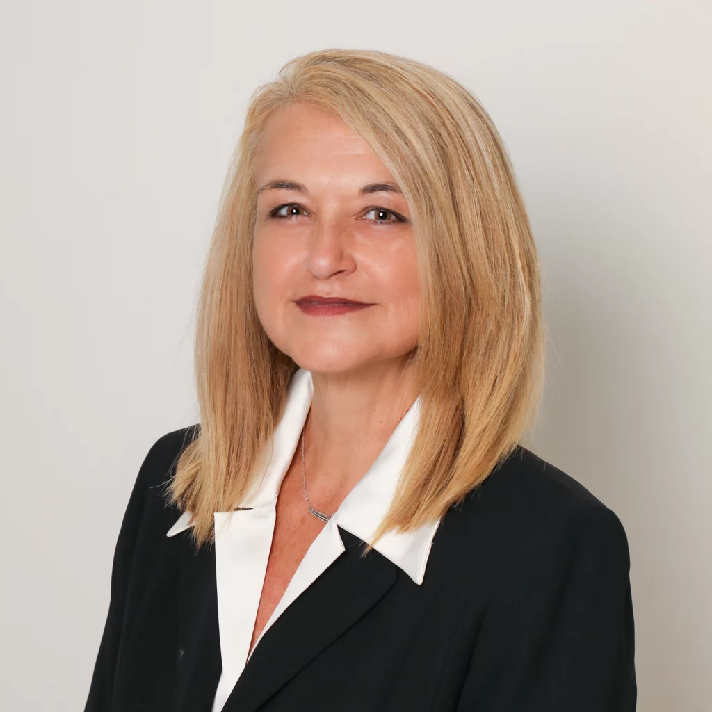 Julie Peterson Appointed Chief Credit Officer at First United Bank ...